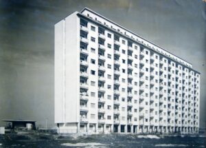 "CASA ALTA" POPOLARE A 11 PIANI PER 500 LOCALI INA CASA - MAARC